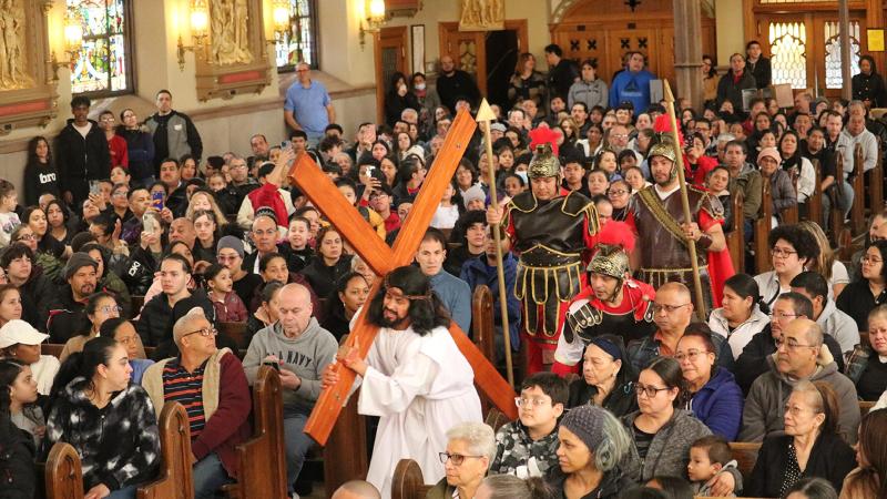 Commemorating Good Friday at St. Peter the Apostle, Reading | Roman ...